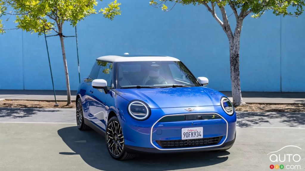 Mini Cooper EV 2025 : voici les premières images officielles - L’Hebdo ...